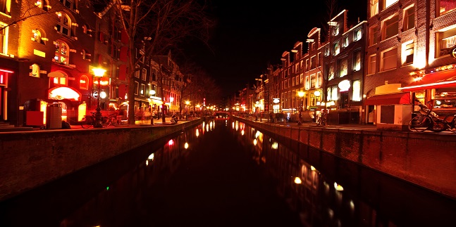 Adult Tour Through The Red Light District - 360 Amsterdam Tours
